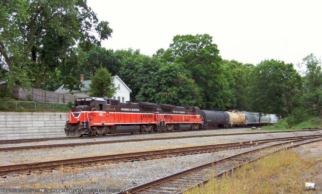 PW 4003 and PW 3908 working the yard